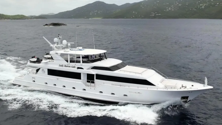 The Denise Rose yacht (Broward Marine, 33.83m, 1998)